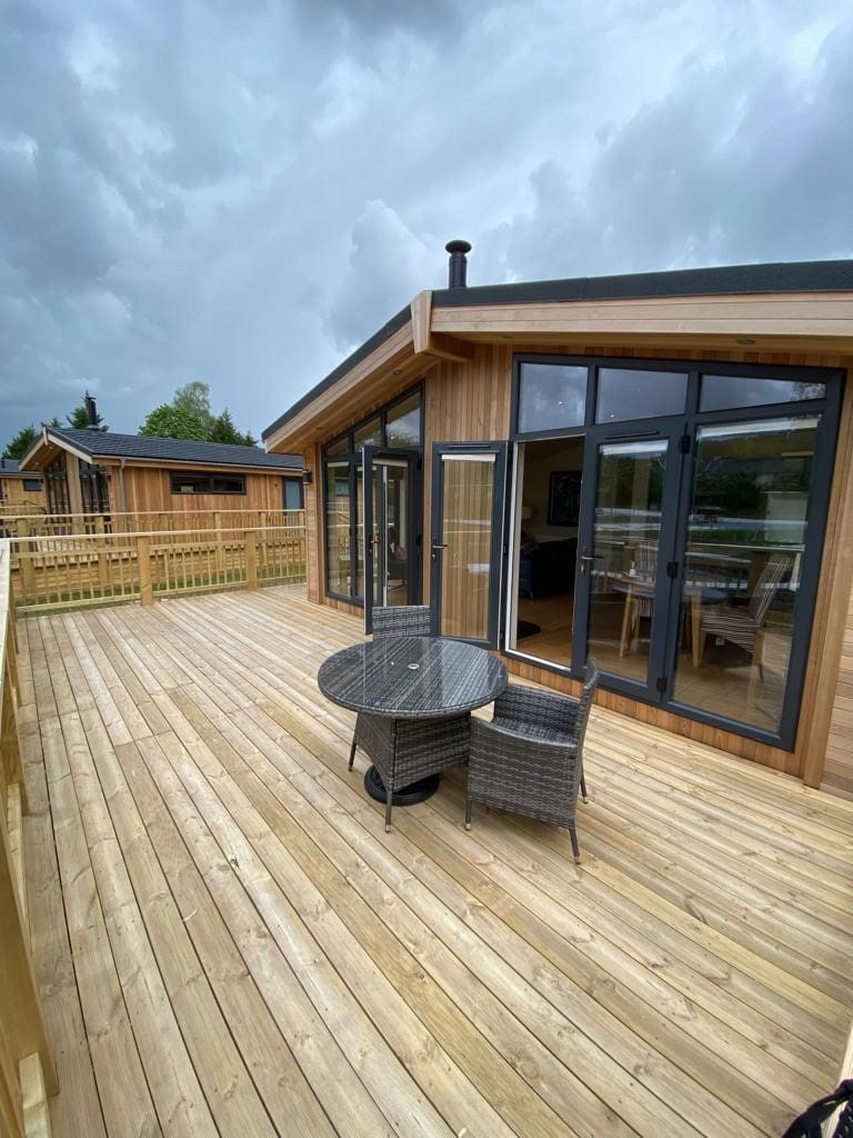 Deluxe one bedroom lodge - Dove Croft - Lakes Lodges