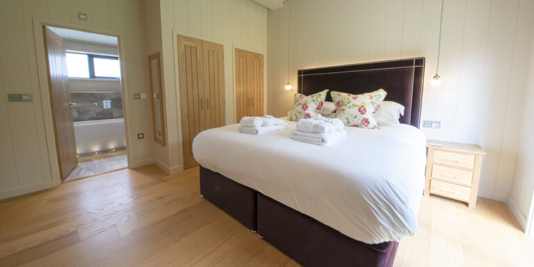 Deluxe One Bedroom Lodges [Find Out More]
